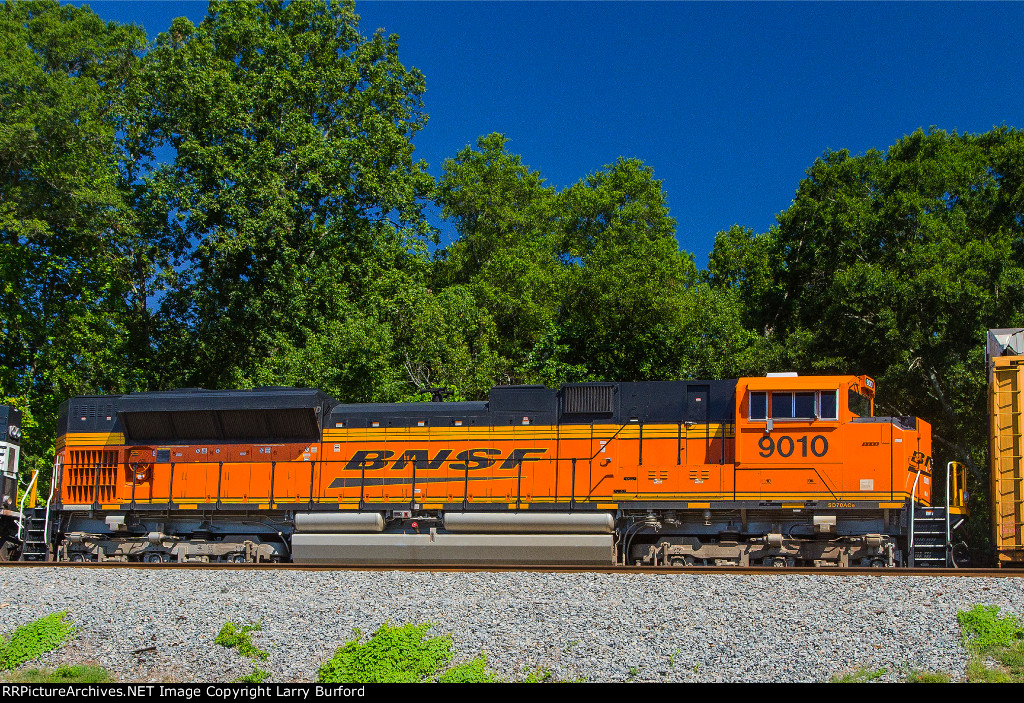 BNSF 9010